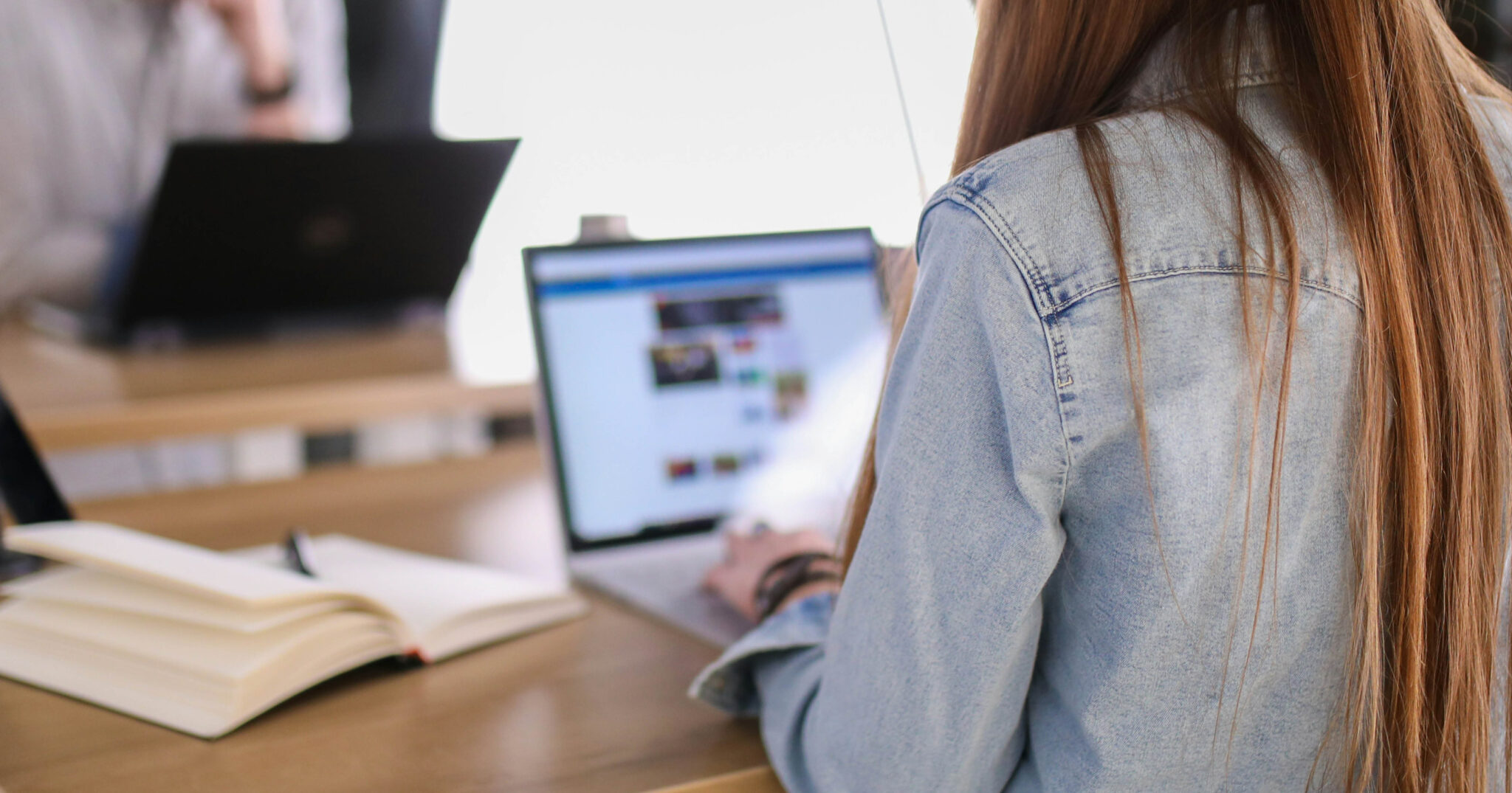 Nomad Jobs That Will Let You Travel Long Term